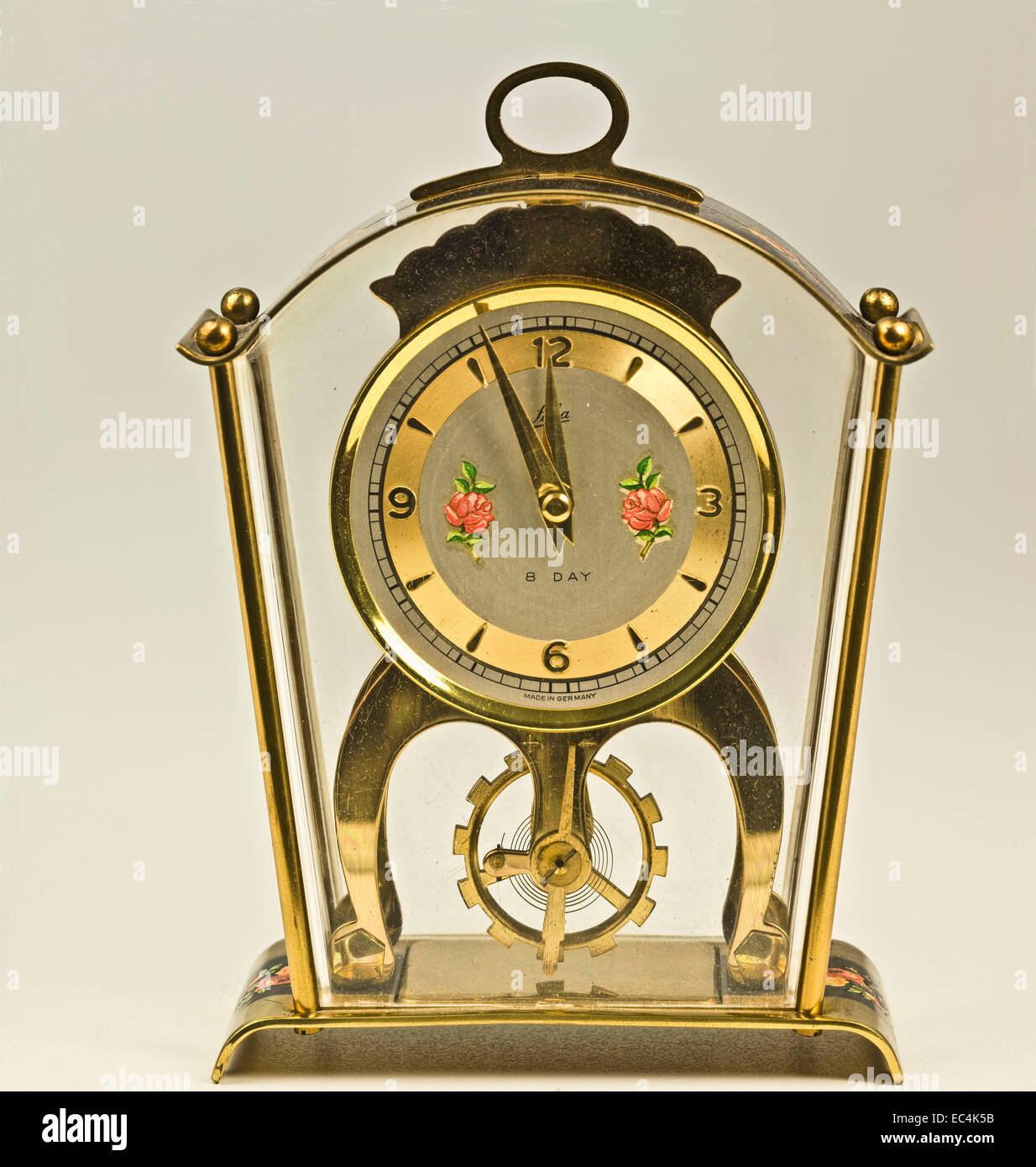 Pod clock hi-res stock photography and images - Alamy