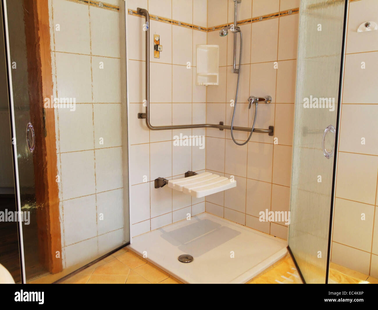 Disabled shower hi-res stock photography and images - Alamy
