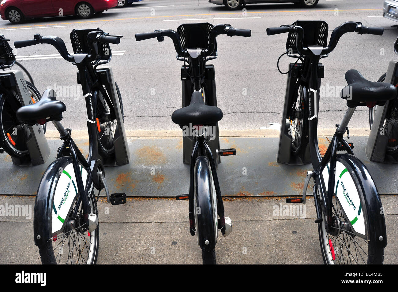 Cycling toronto bike share hi-res stock photography and images - Alamy