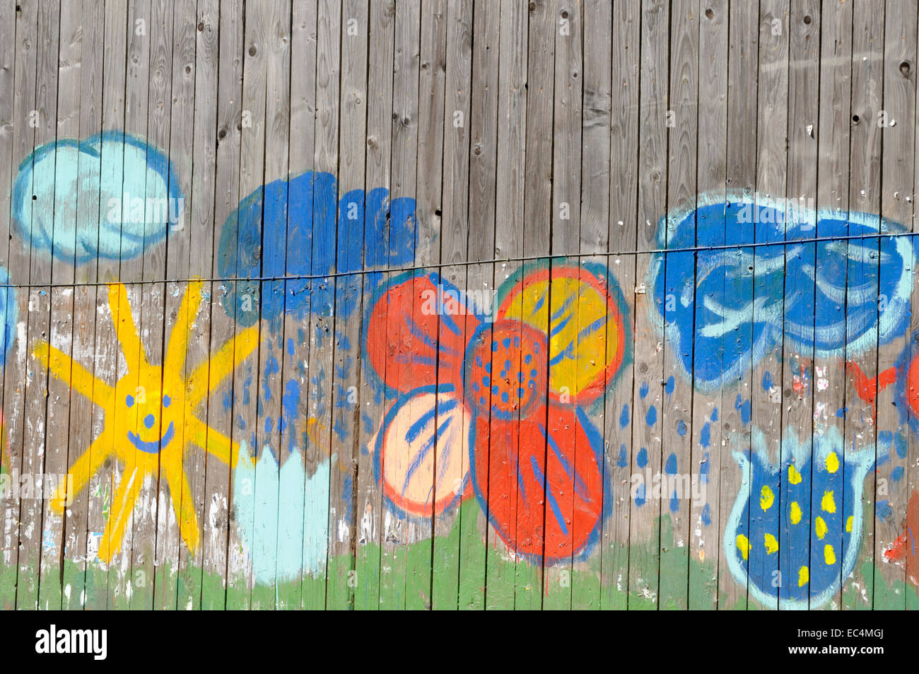 Timber hoarding hi-res stock photography and images - Alamy