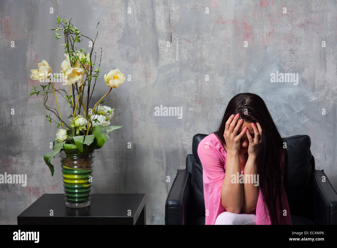 Women crying mourning hi-res stock photography and images - Alamy