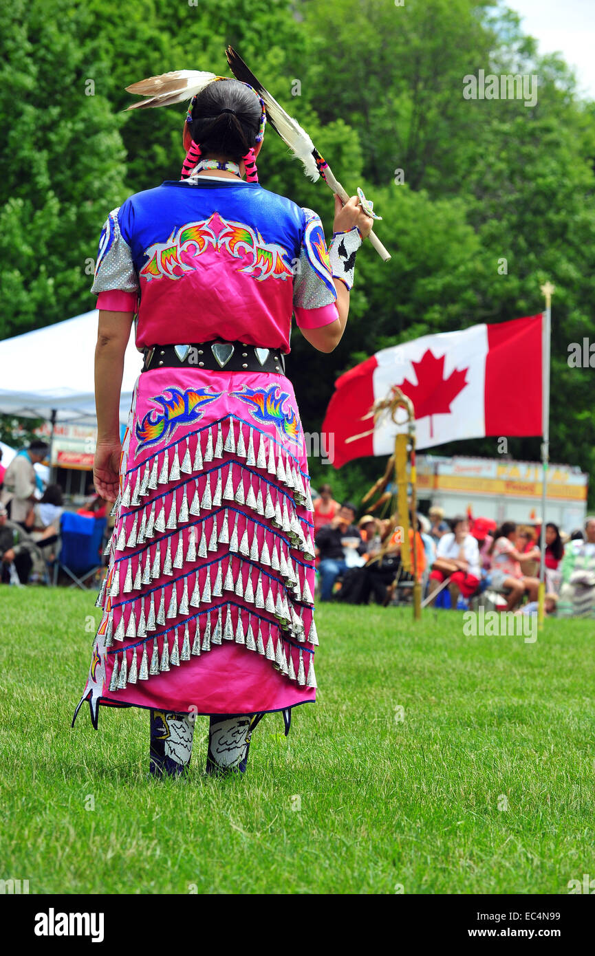 Aboriginal canadian lady hi-res stock photography and images - Alamy