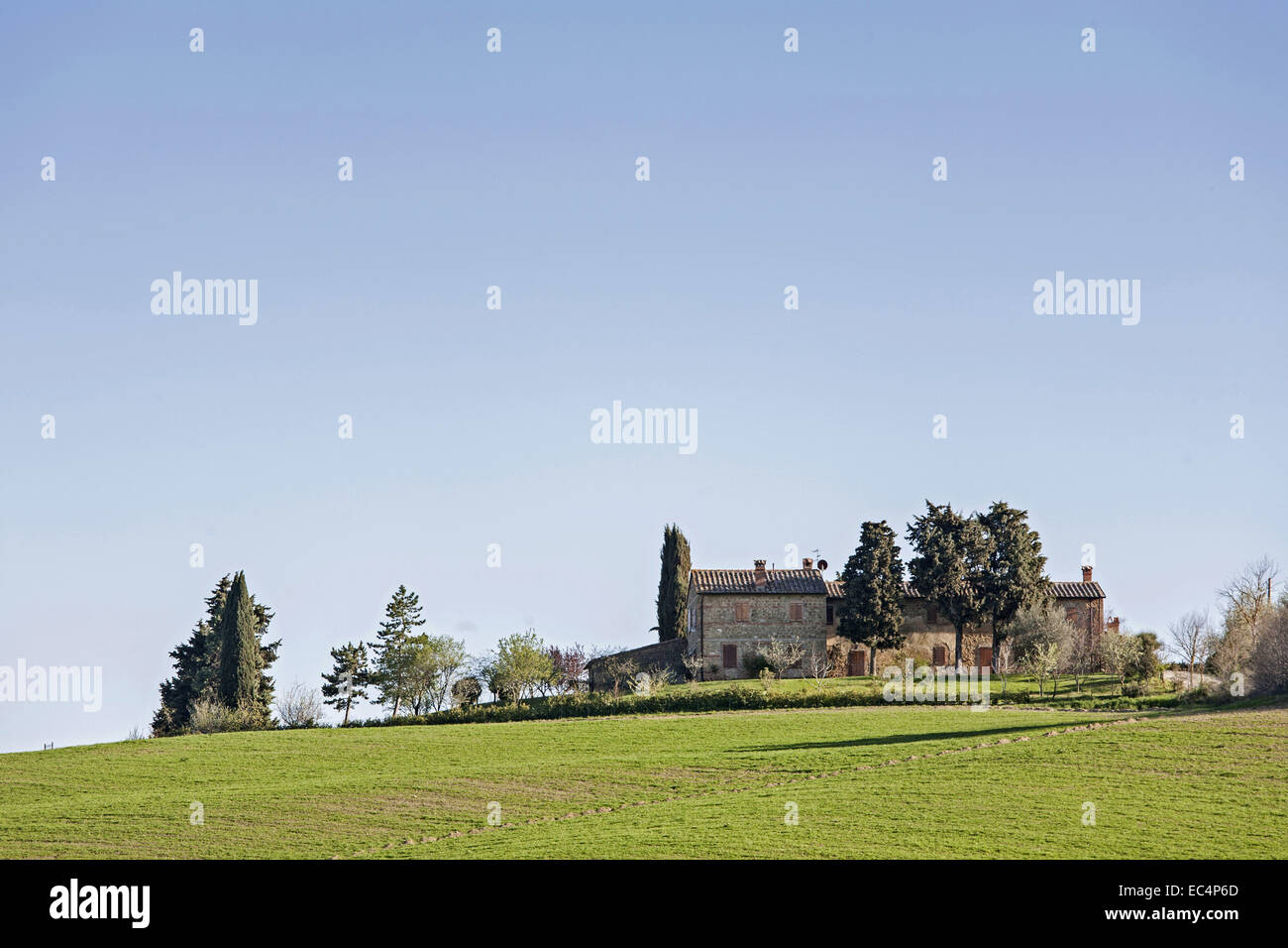 Tuscany farm homestead estate italy hi-res stock photography and images ...