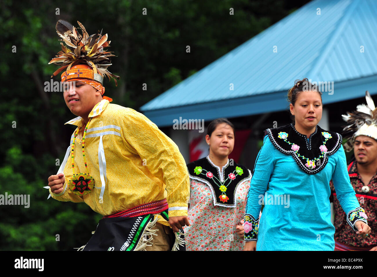 Indigenous canadian man dancing hi-res stock photography and images - Alamy