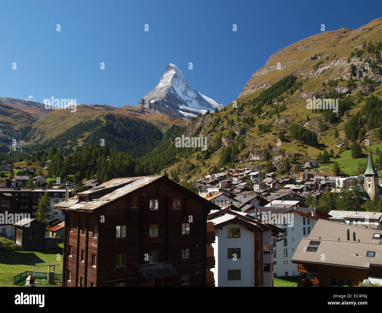 Matterhorn and houses of Zermatt Stock Photo - Alamy