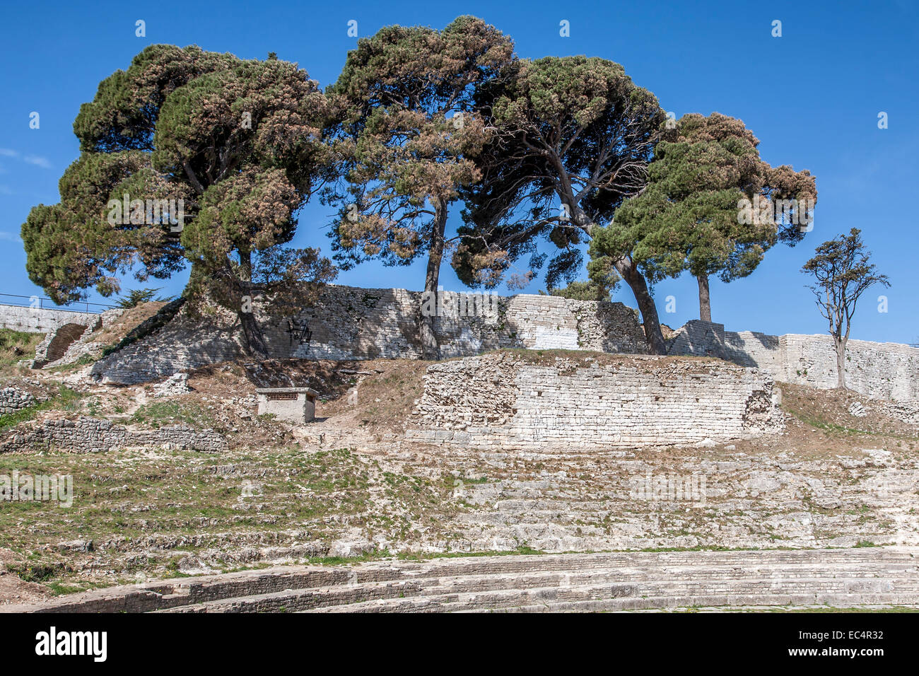 Small roman hi-res stock photography and images - Alamy