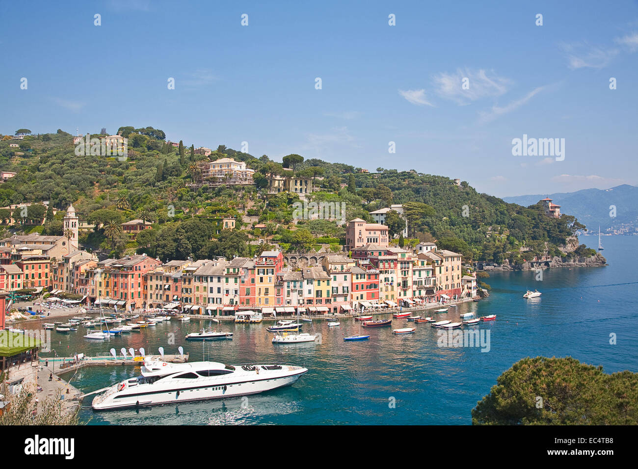 Sea bay mountains in portofino hi-res stock photography and images - Alamy