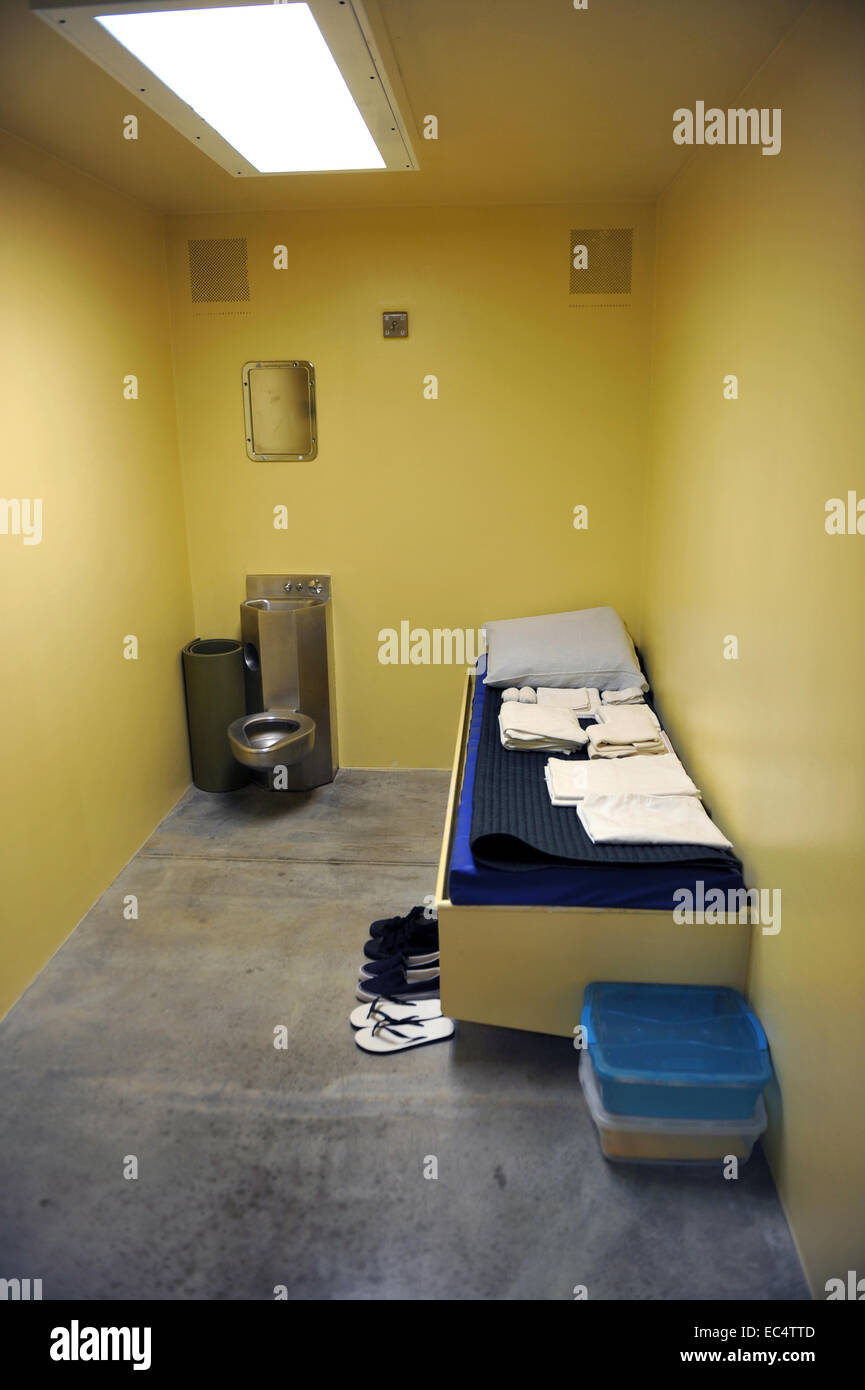 A cell used for enemy combatants held as detainees at the Joint Task ...