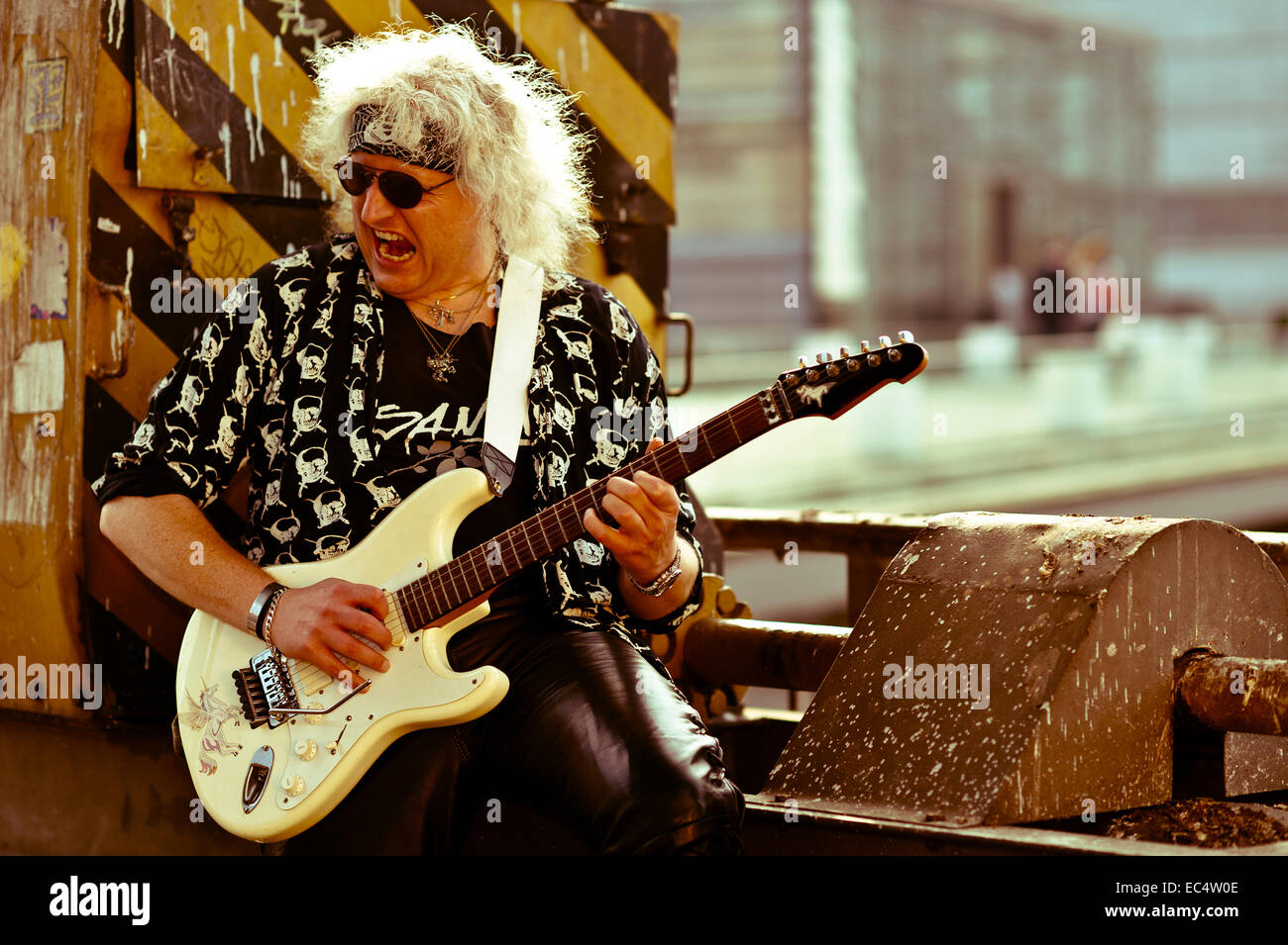 Industrial music hi-res stock photography and images - Alamy