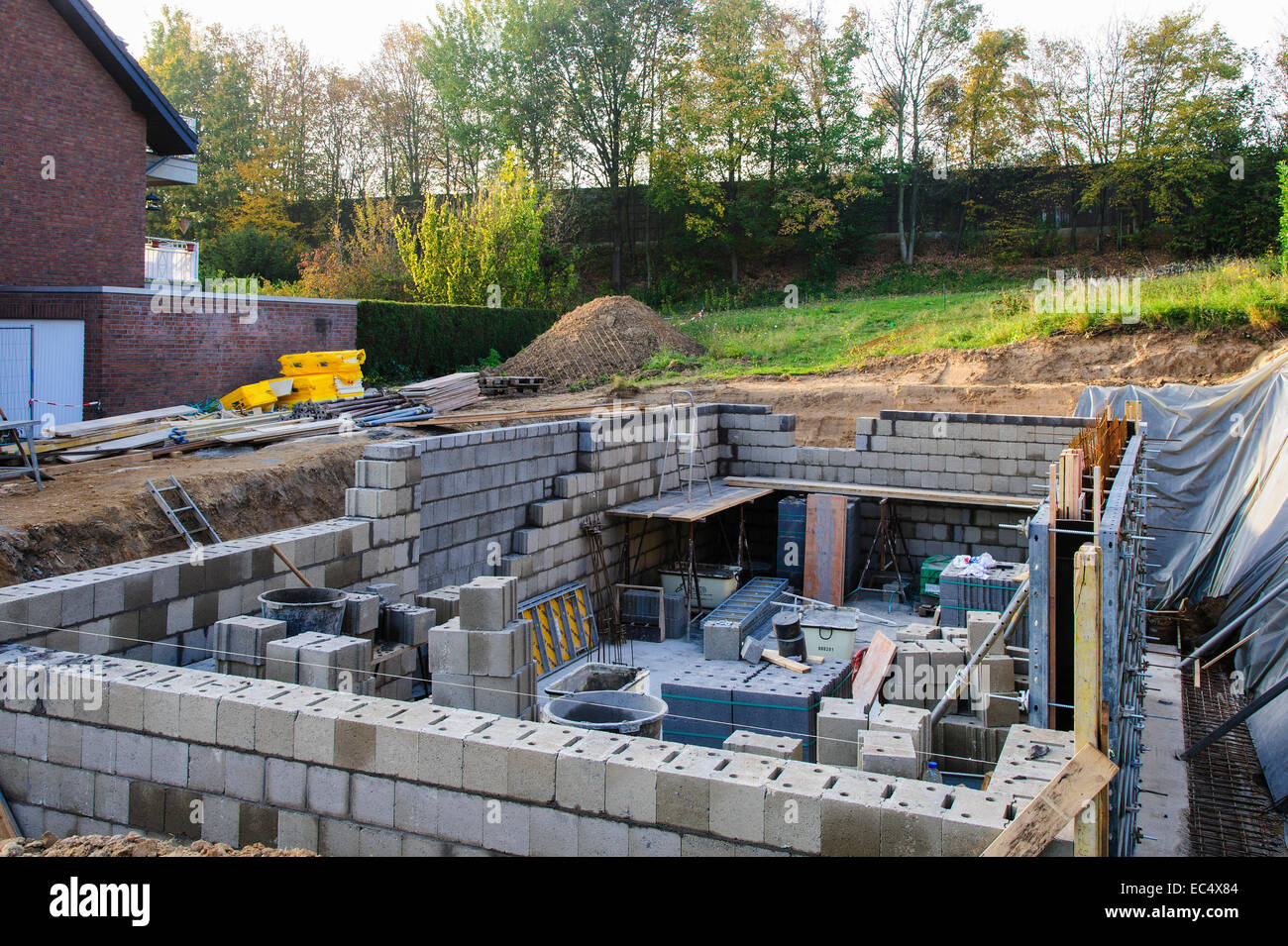 Single storey home hi-res stock photography and images - Alamy