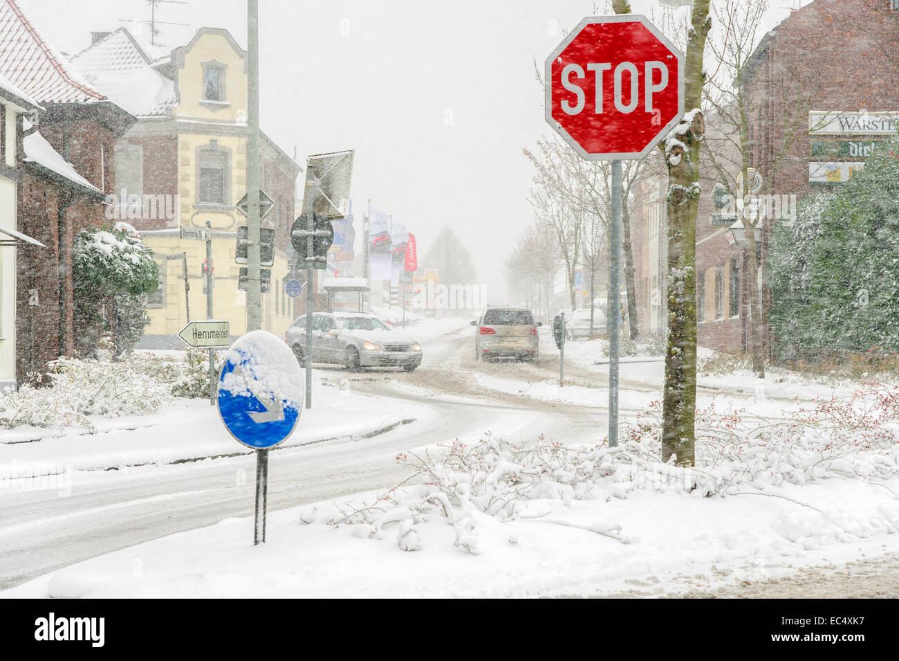 Car at a stop sign hi-res stock photography and images - Alamy