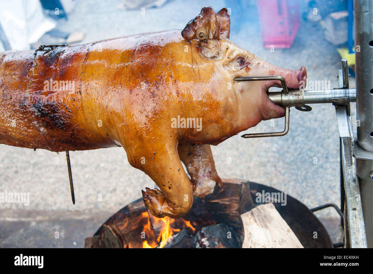 Pig on fire hi-res stock photography and images - Alamy