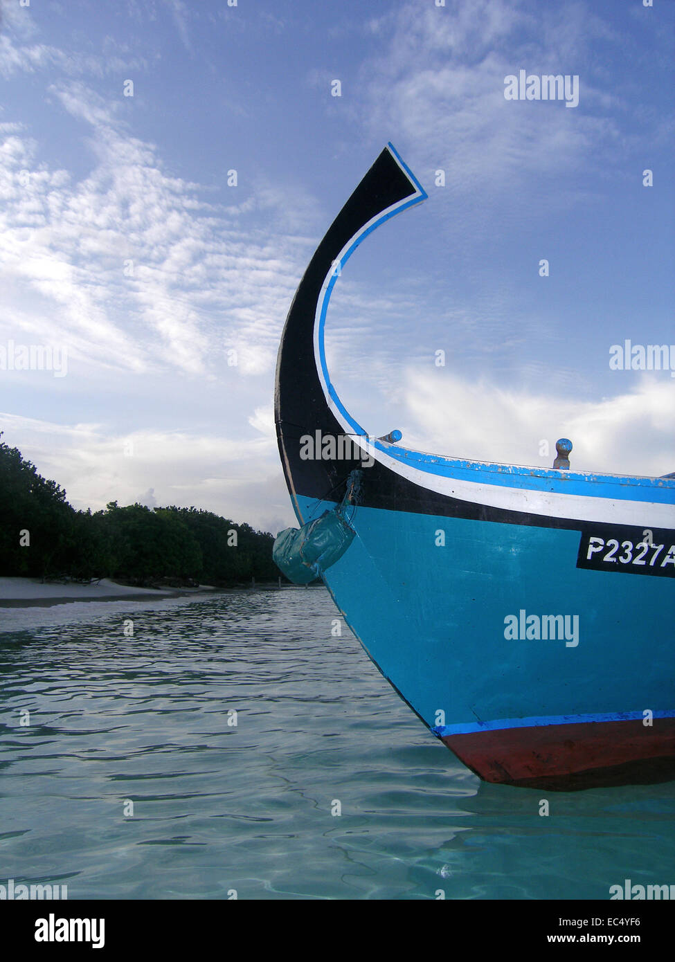 Dhoni traditional maldivian fishing boat hi-res stock photography and ...