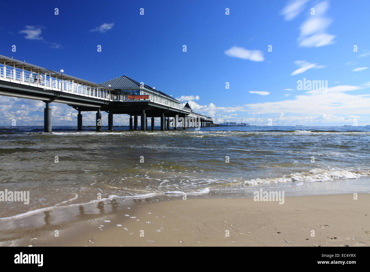Seebad Heringsdorf on Usedom beach with pier of Heringsdorf, Usedom ...