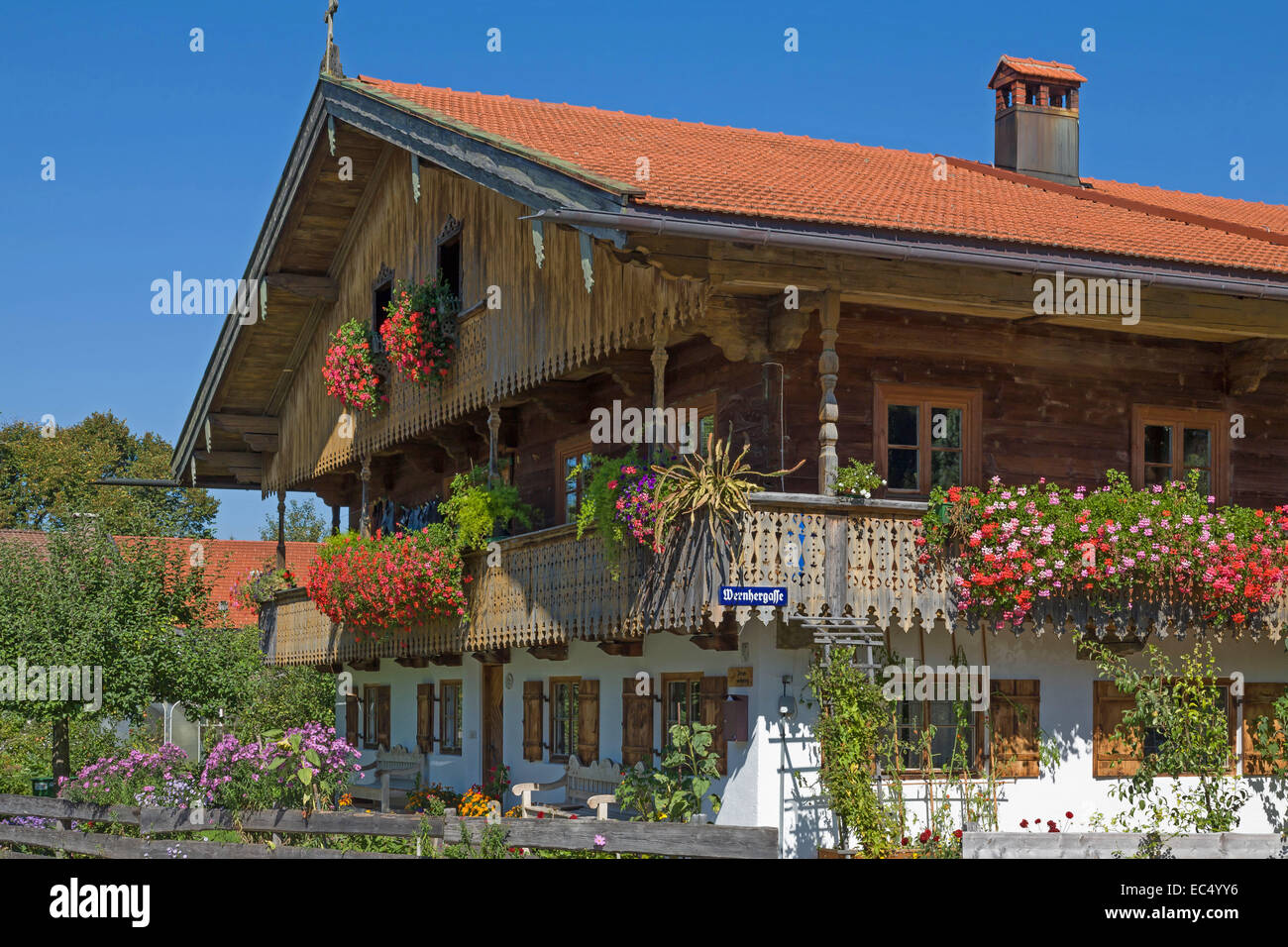 Idyllic farmhouse in the center of Lenggries Stock Photo - Alamy