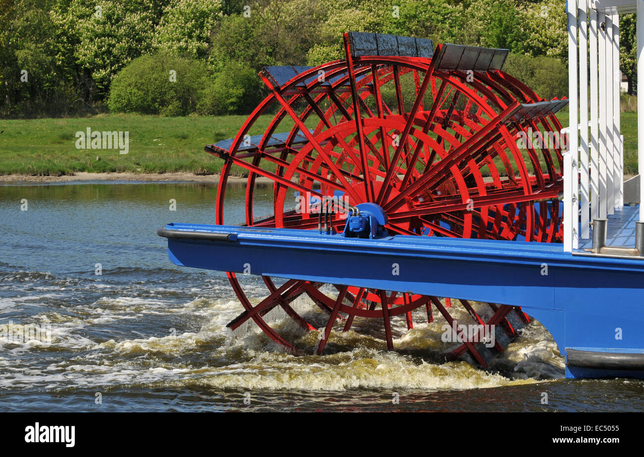 Paddle steamer steamers hi-res stock photography and images - Alamy