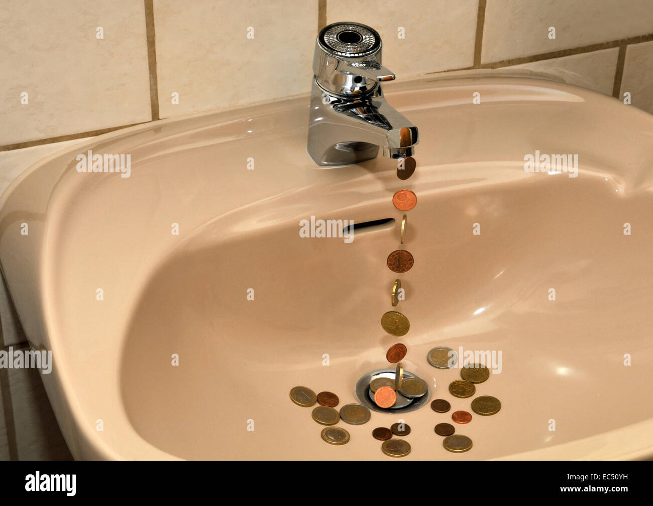 Wash cash hi-res stock photography and images - Alamy