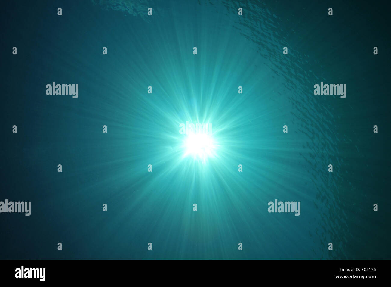 Blinding sun hi-res stock photography and images - Alamy