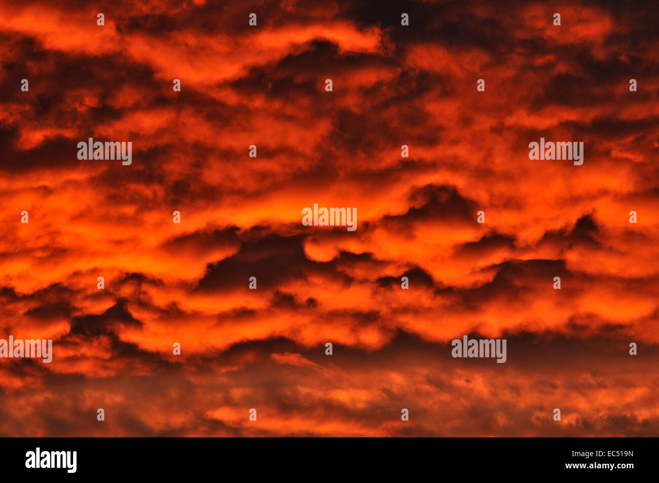 Apocalypse sky hi-res stock photography and images - Alamy