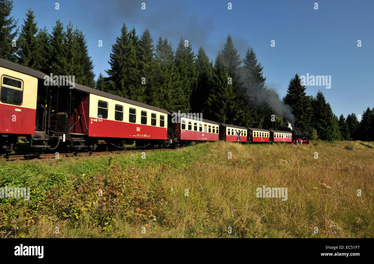 Railway track hi-res stock photography and images - Alamy