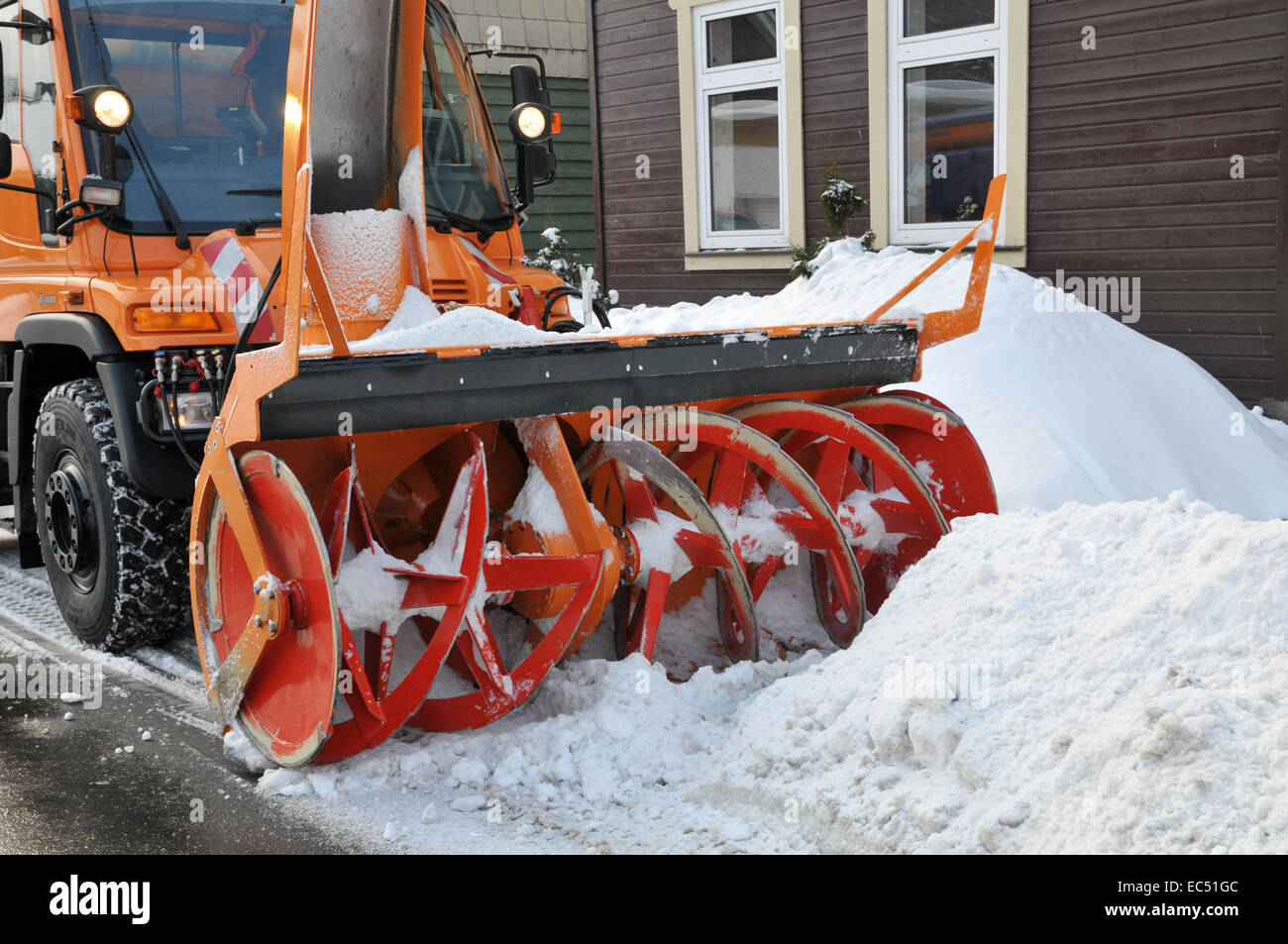 Snow blower truck hi-res stock photography and images - Alamy
