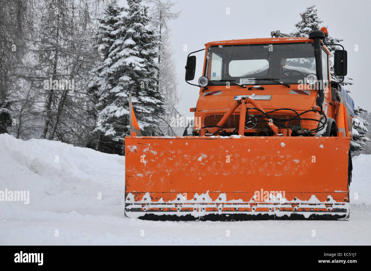 Special snow vehicle hi-res stock photography and images - Alamy
