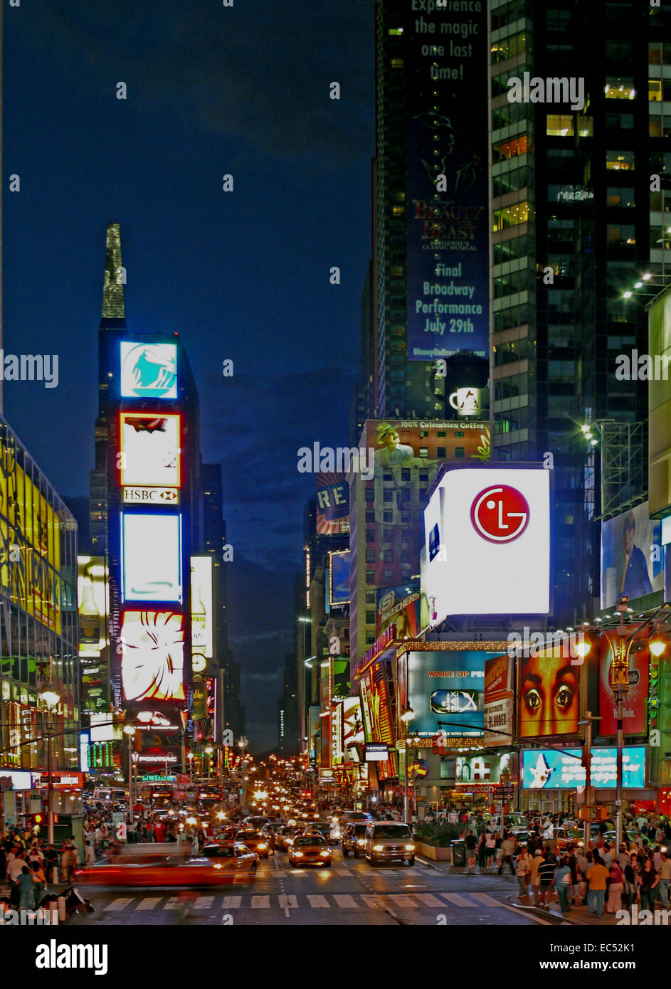 Dow jones times square building hi-res stock photography and images - Alamy