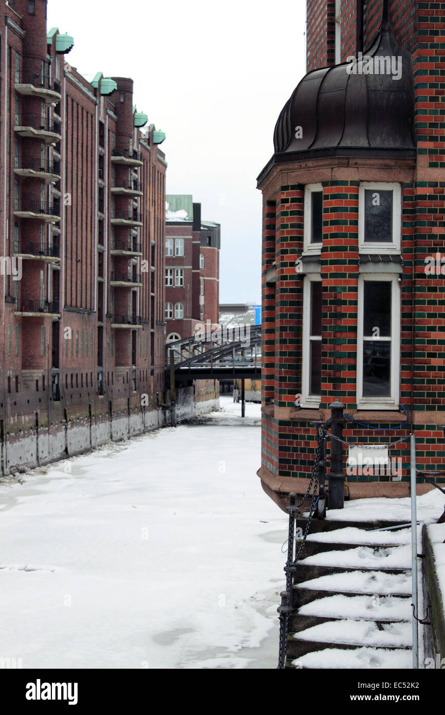 hamburg harbour at winter Stock Photo - Alamy