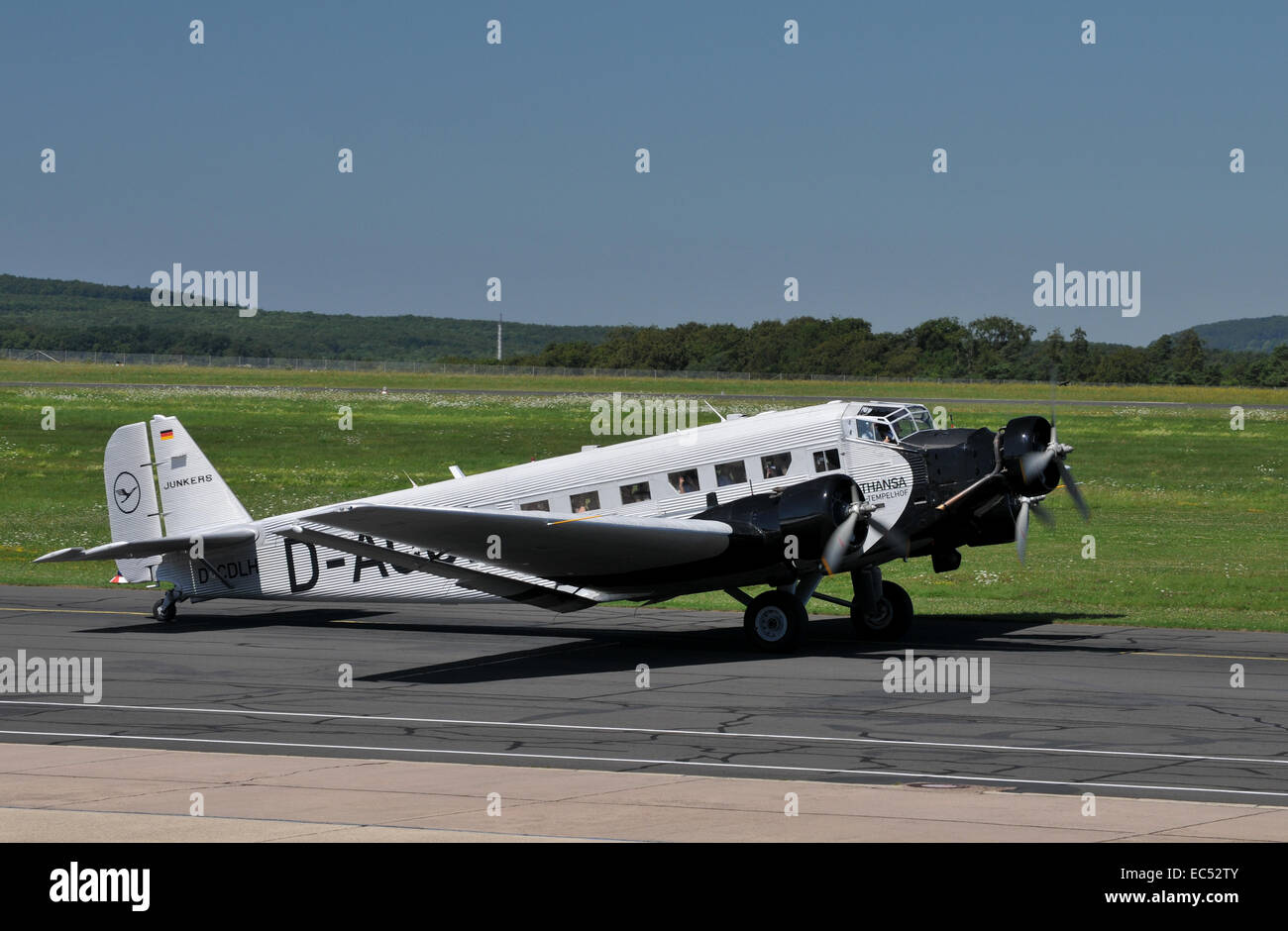Junkers ju 52 motor hi-res stock photography and images - Alamy