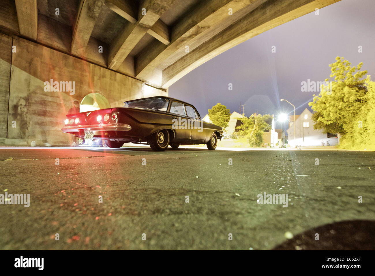 Car under bridge hi-res stock photography and images - Alamy