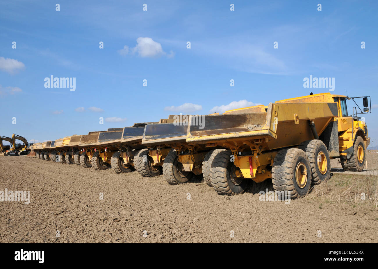 Earthmoving truck hi-res stock photography and images - Alamy