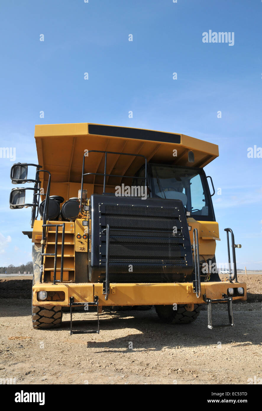 Caterpillar bus hi-res stock photography and images - Alamy