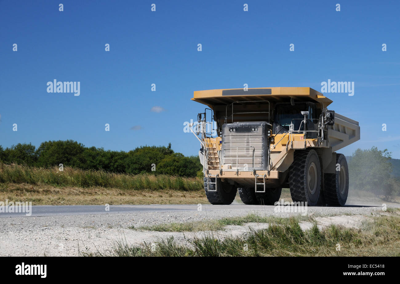 Heavy motor vehicles hi-res stock photography and images - Alamy