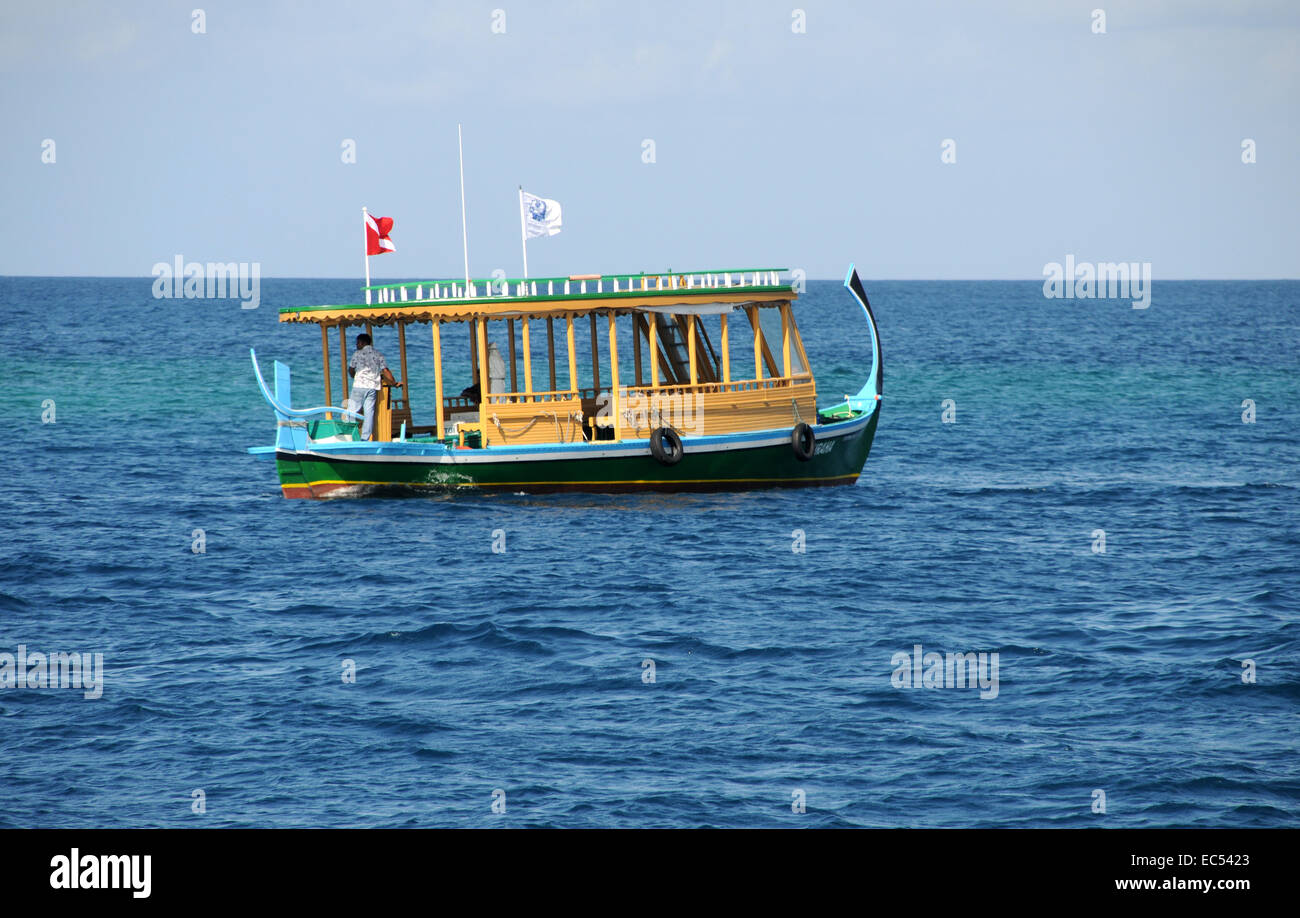 Dhoni fishing boats maldives hi-res stock photography and images - Alamy