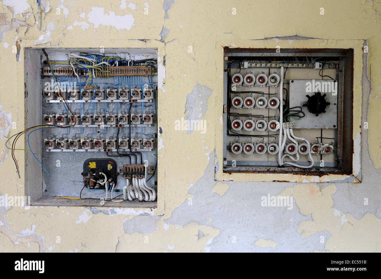 Old fuses fuse box hi-res stock photography and images - Alamy