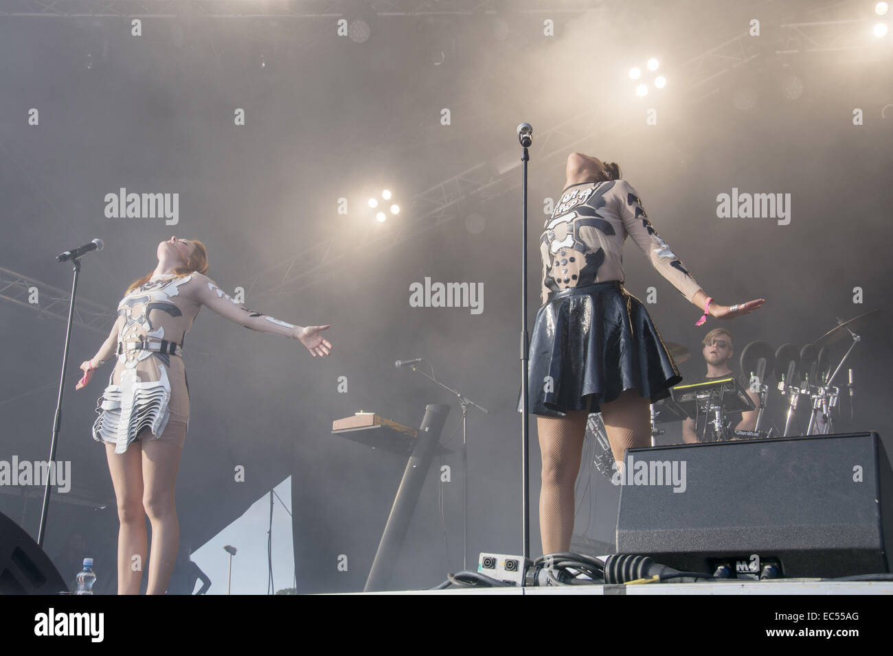 Icona pop hi-res stock photography and images - Alamy