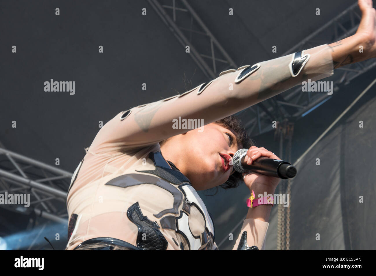 Icona pop hi-res stock photography and images - Alamy