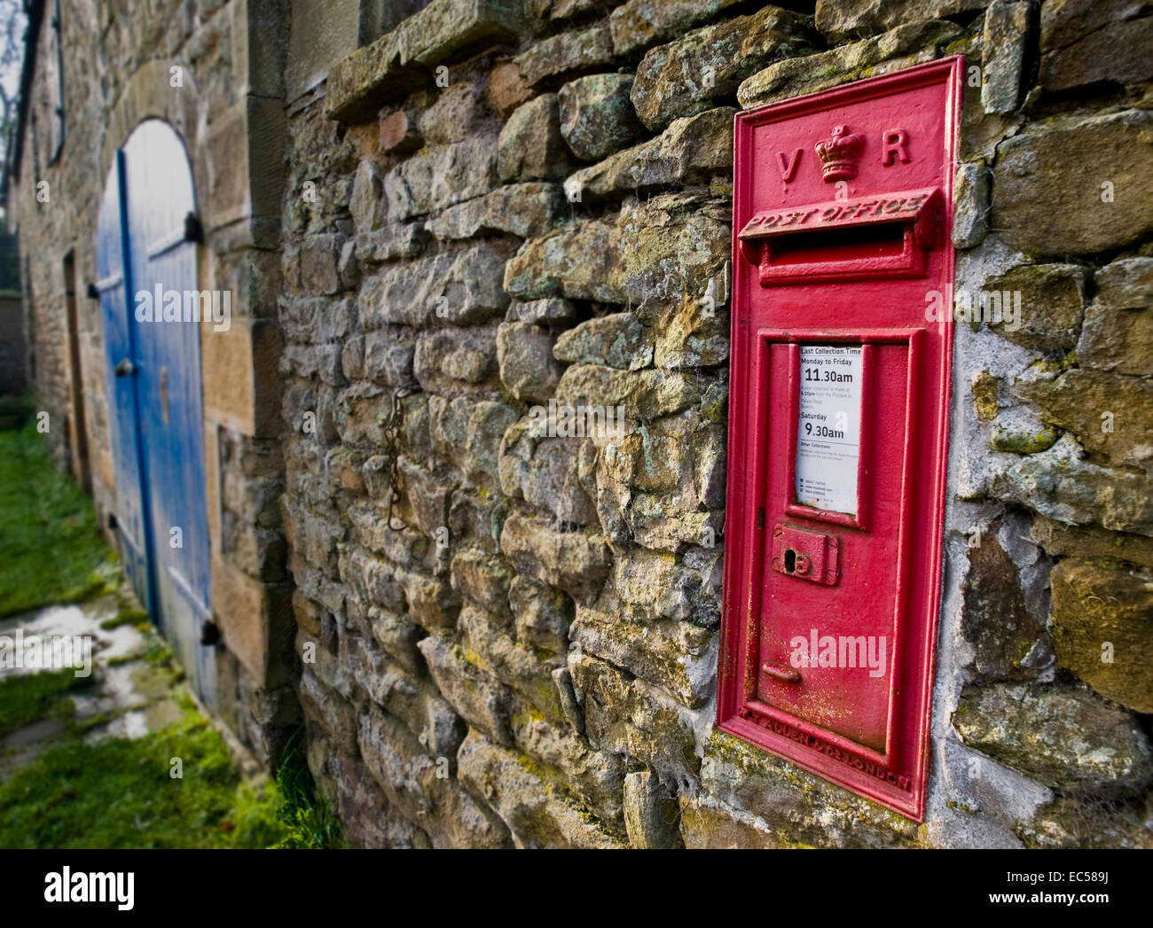 A rural postbox in Hollinsclough, Staffordshire, UK Stock Photo - Alamy