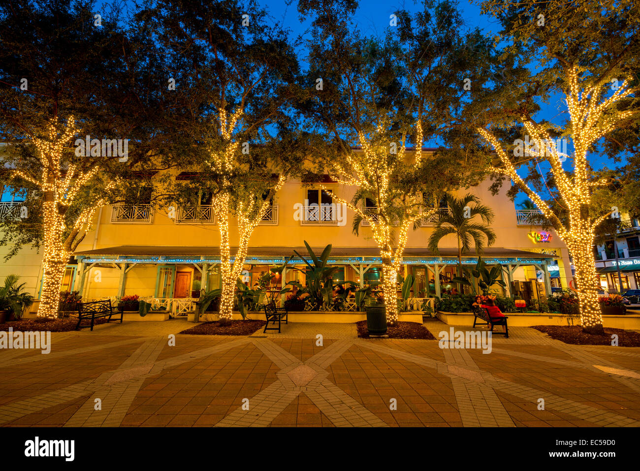 Naples street evening hi-res stock photography and images - Alamy