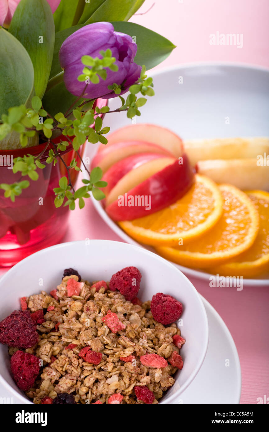 breakfast arrangement in pink and white Stock Photo - Alamy