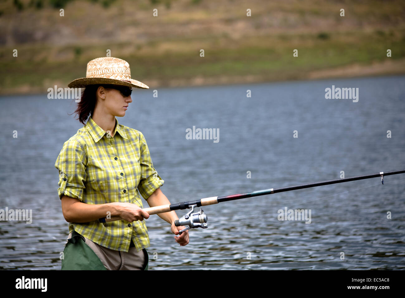 Traw hat hi-res stock photography and images - Alamy