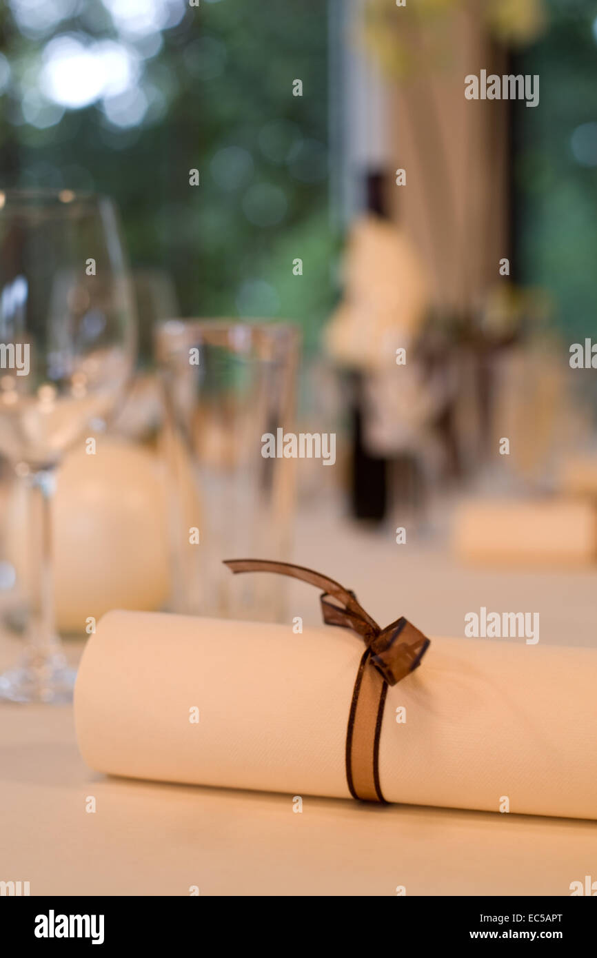 Well laid dining table hi-res stock photography and images - Alamy