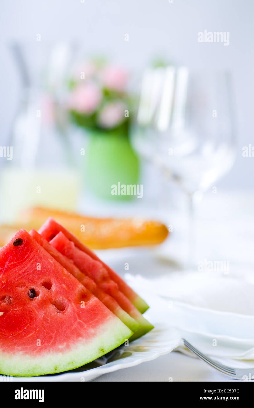 Well laid dining table hi-res stock photography and images - Alamy