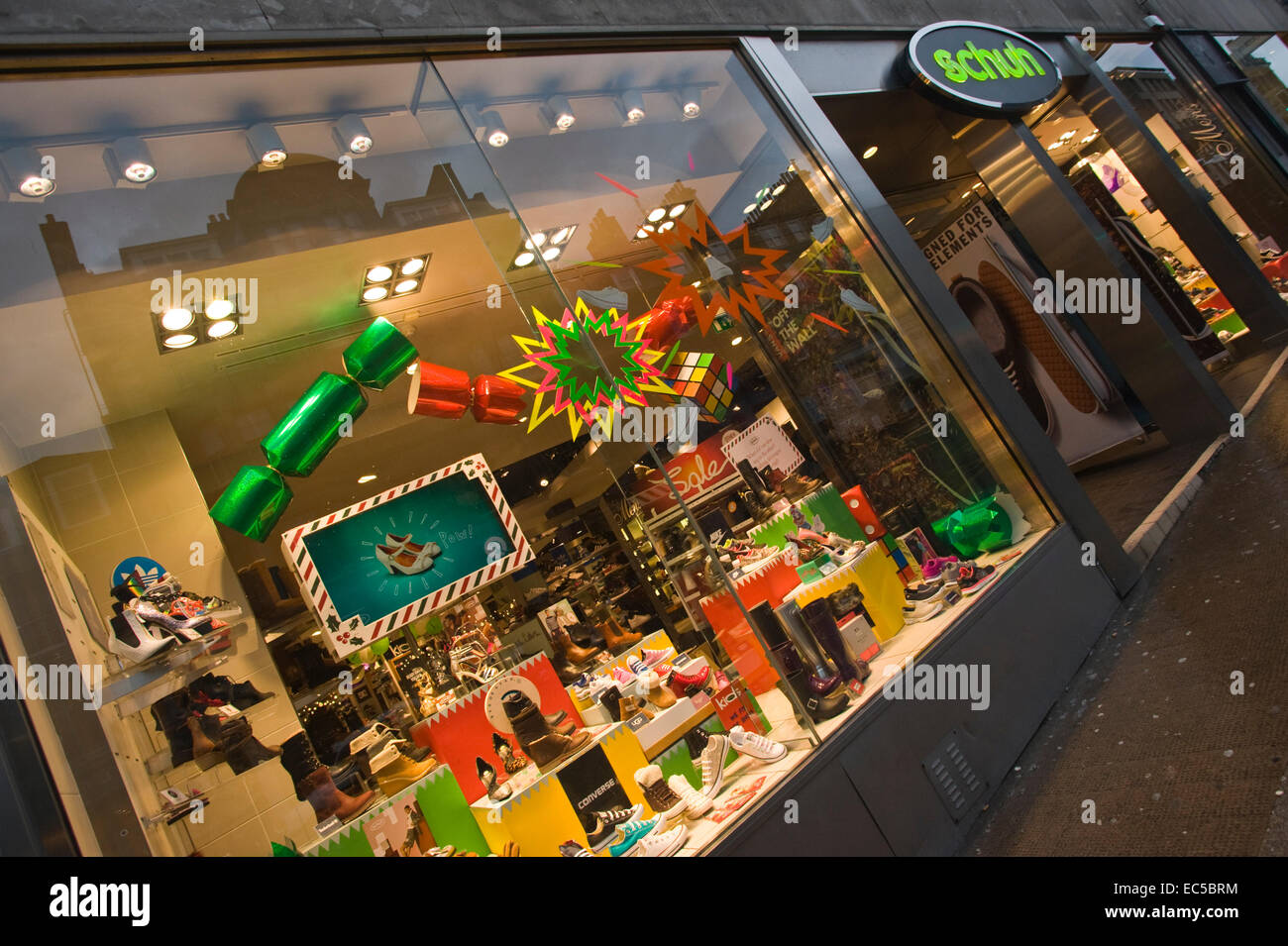 Scottish fashion stores hi-res stock photography and images - Alamy