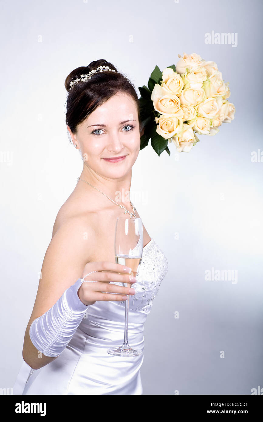 portrait of a young bride Stock Photo - Alamy