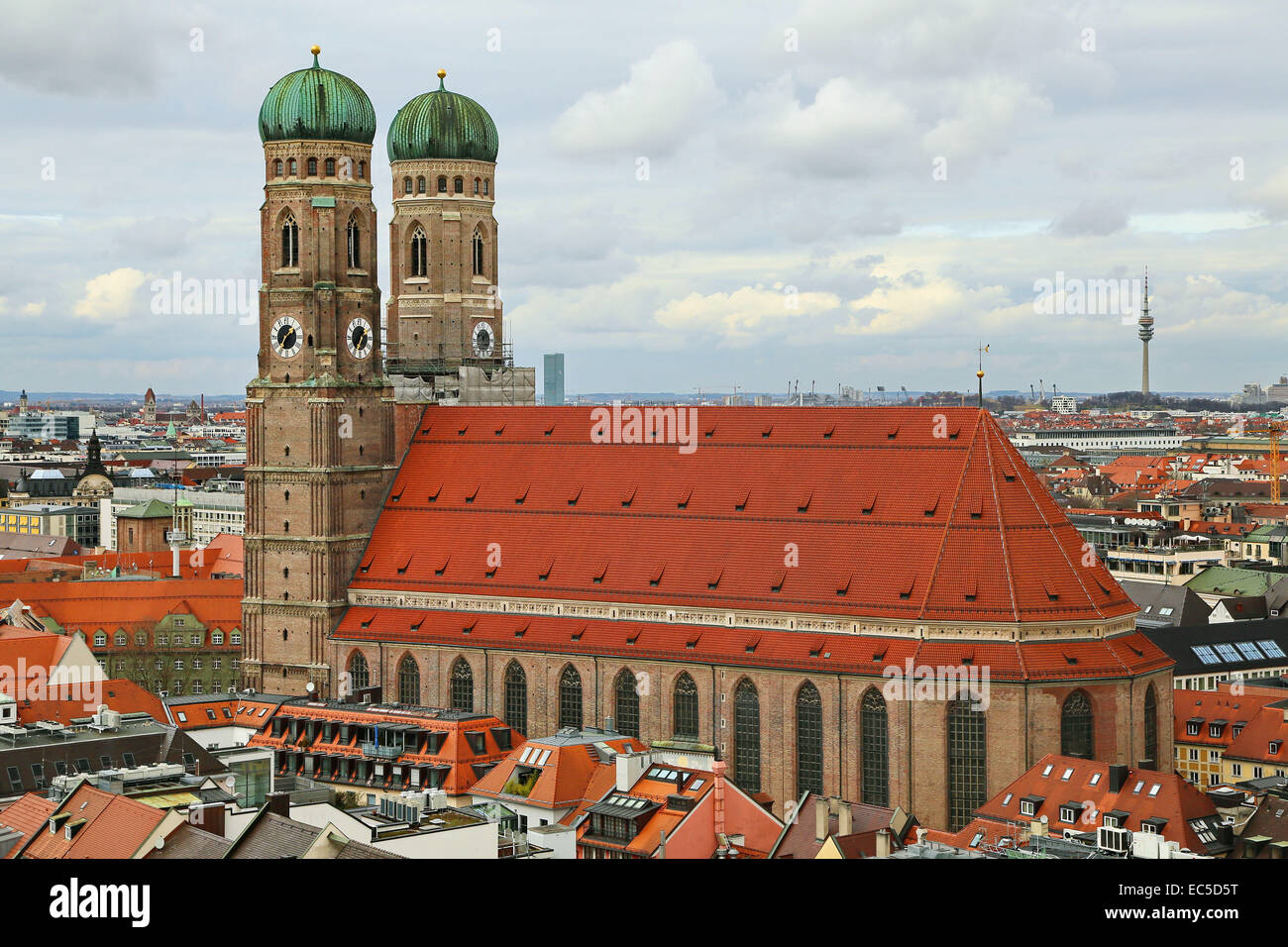 Buildings structures munich architecture hi-res stock photography and ...