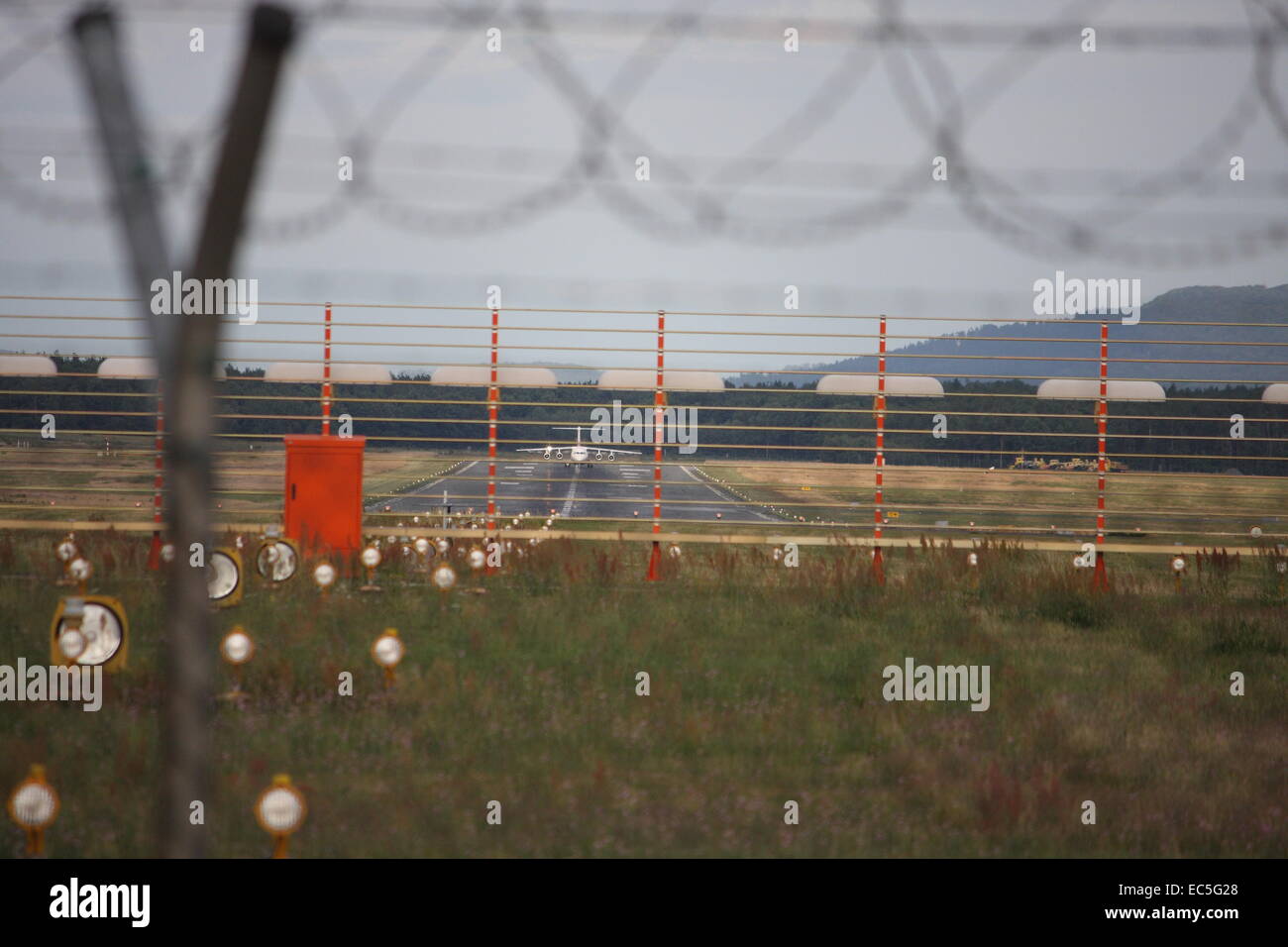 Runway system hi-res stock photography and images - Alamy
