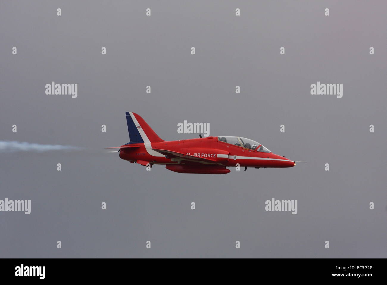 Red Arrows Solo Stock Photo - Alamy