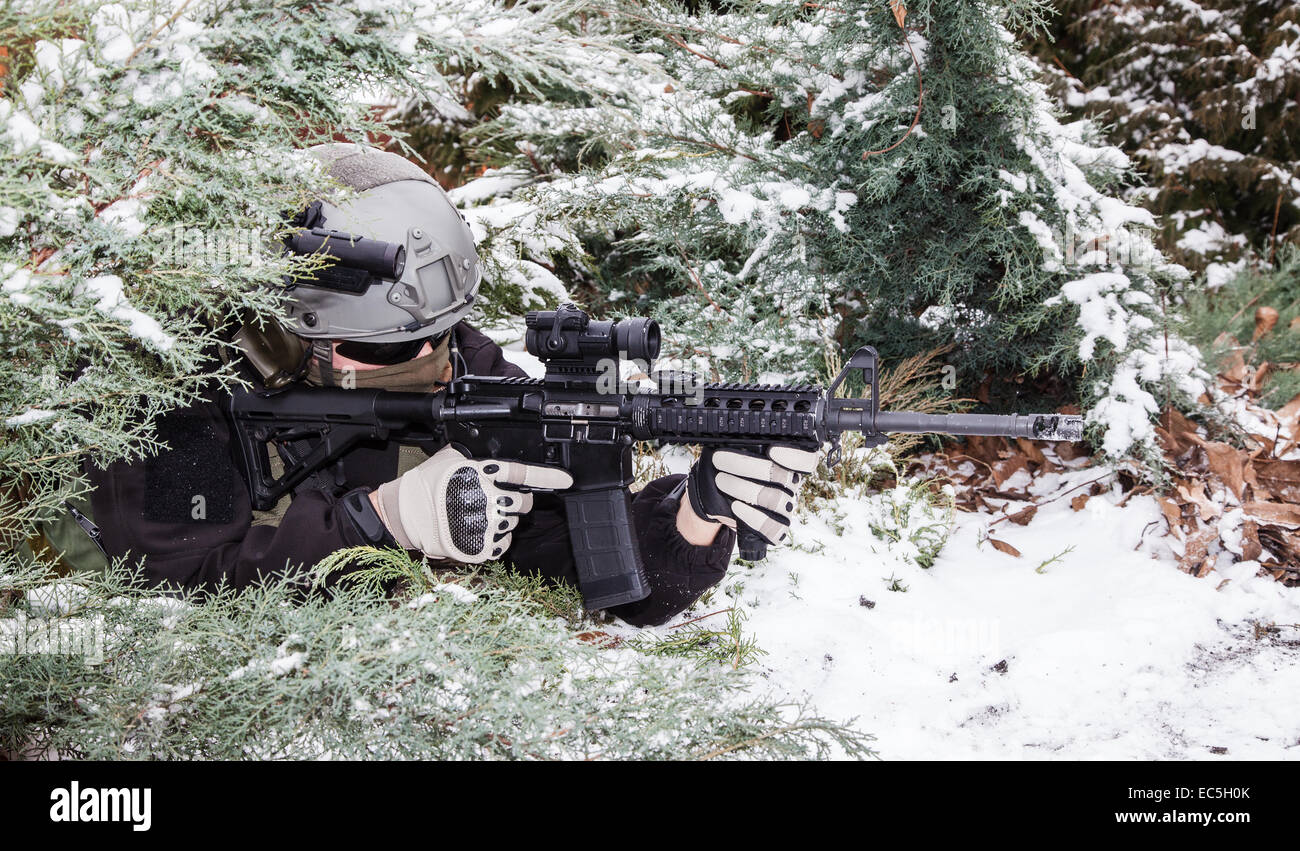 Private military security contractor hi-res stock photography and ...