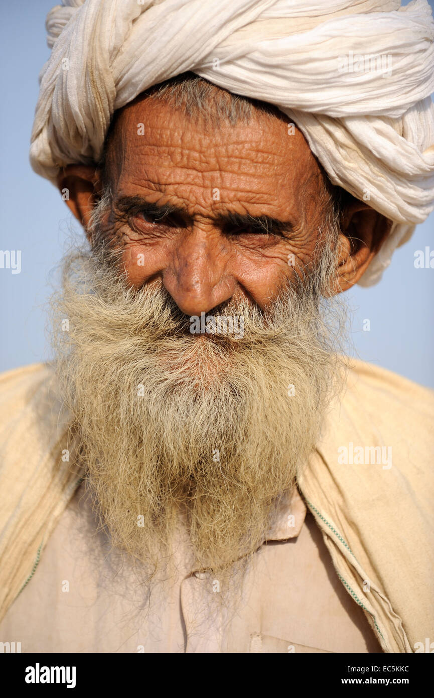 Old indian man hi-res stock photography and images - Alamy